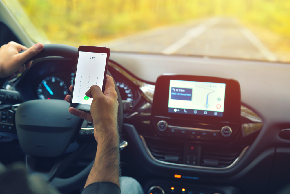 What Are the Most Common Types of Distractions While Driving? | Car ...